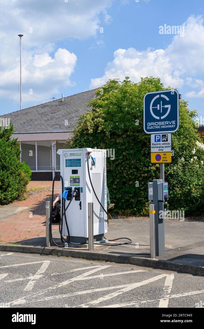 Electric vehicles motorway hi-res stock photography and images - Alamy