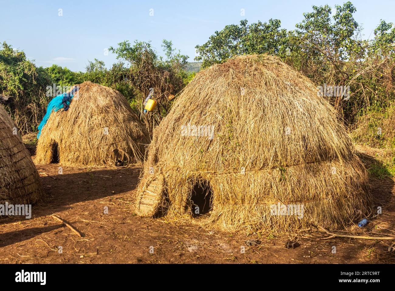 Ethiopian tribal huts hi-res stock photography and images - Alamy