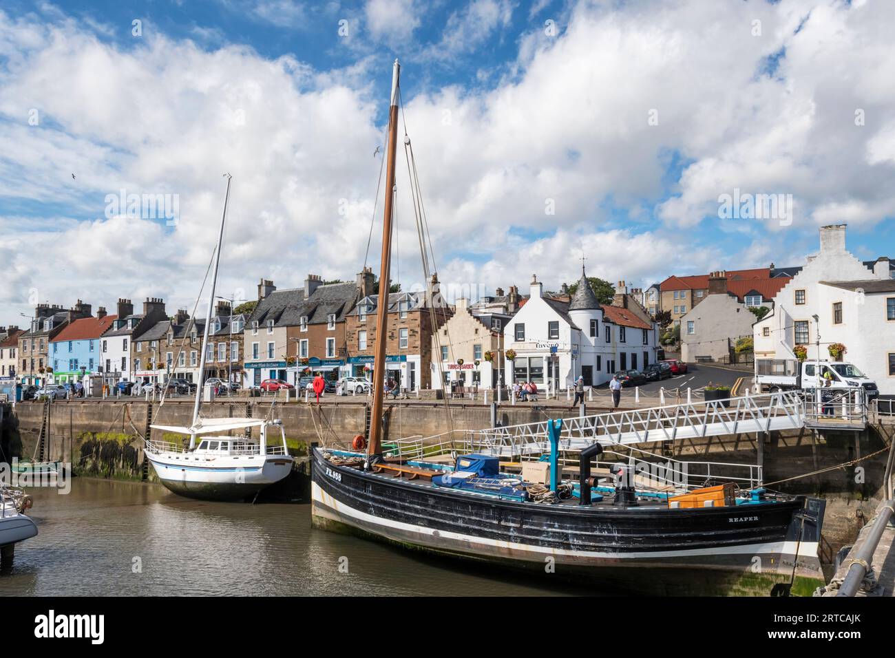 The coastal town of Anstruther in the East Neuk of Fife, Scotland Stock ...