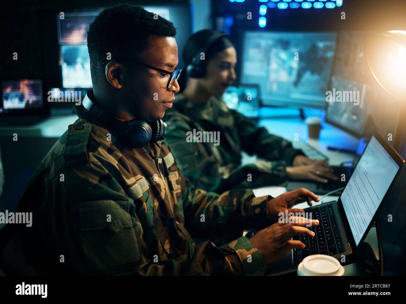 Army communication development hi-res stock photography and images - Alamy