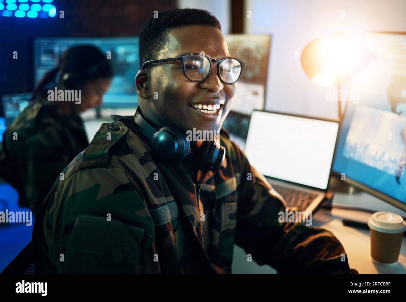 Career military man hi-res stock photography and images - Alamy