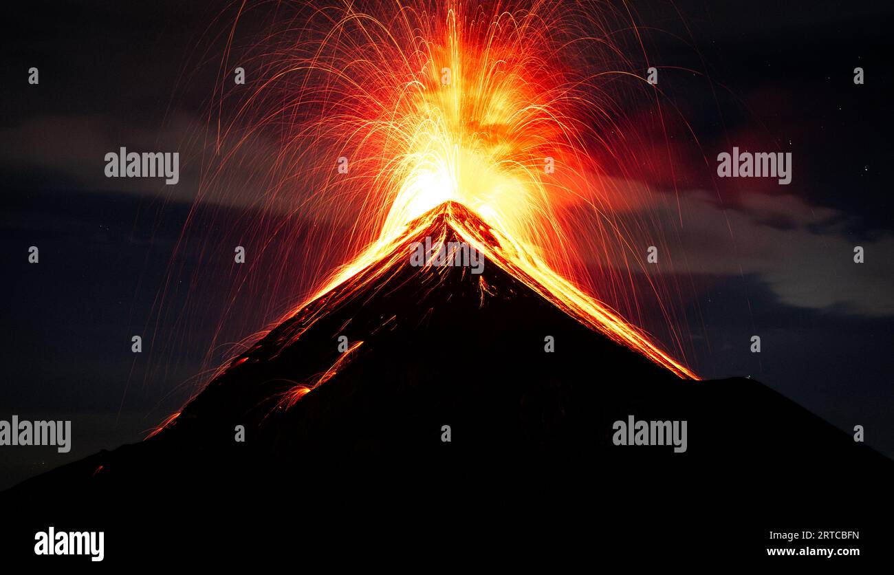 'Natural Fireworks', Erupting Volcano Fuego by Night No.2, Acatenango ...