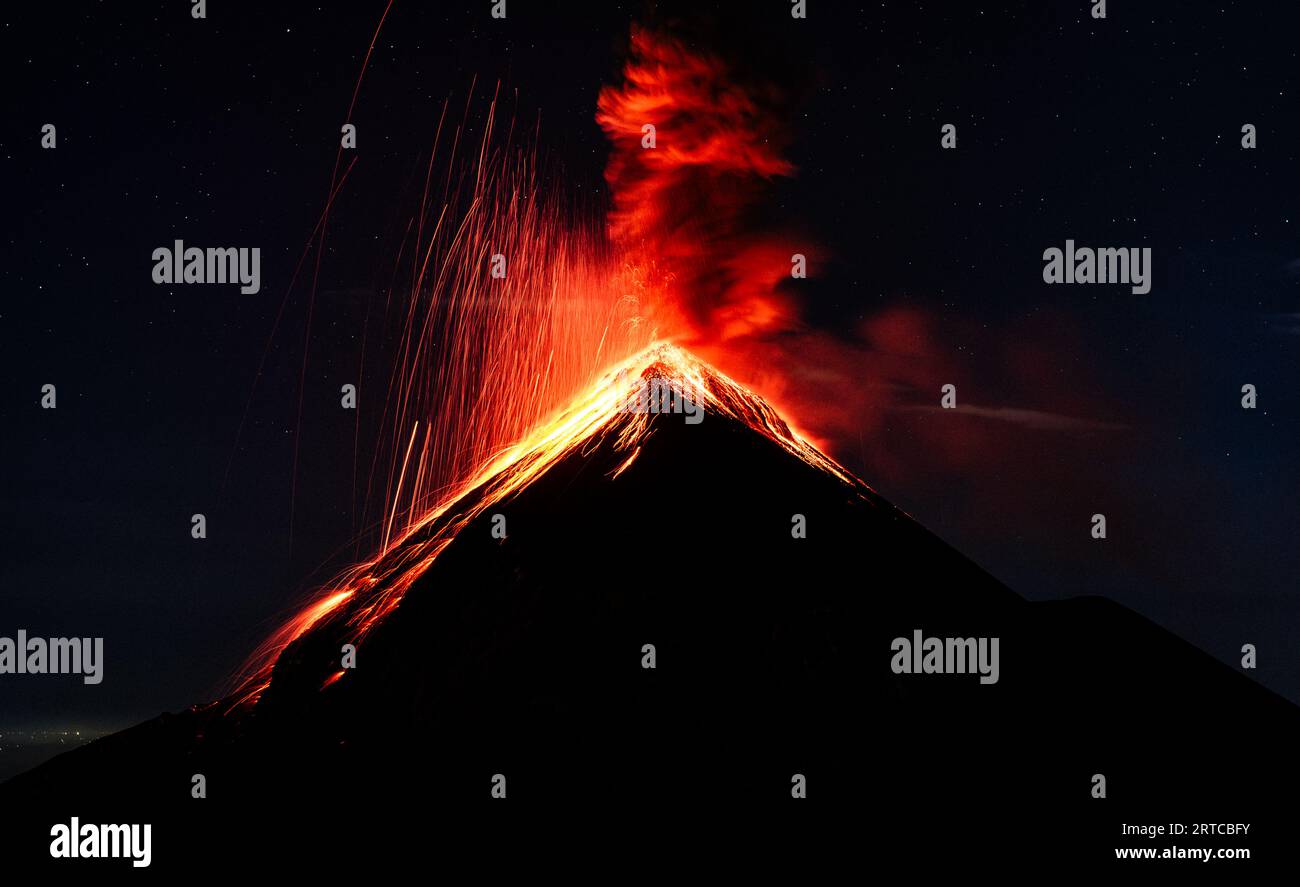 'Natural Fireworks', Erupting Volcano Fuego by Night, Acatenango ...
