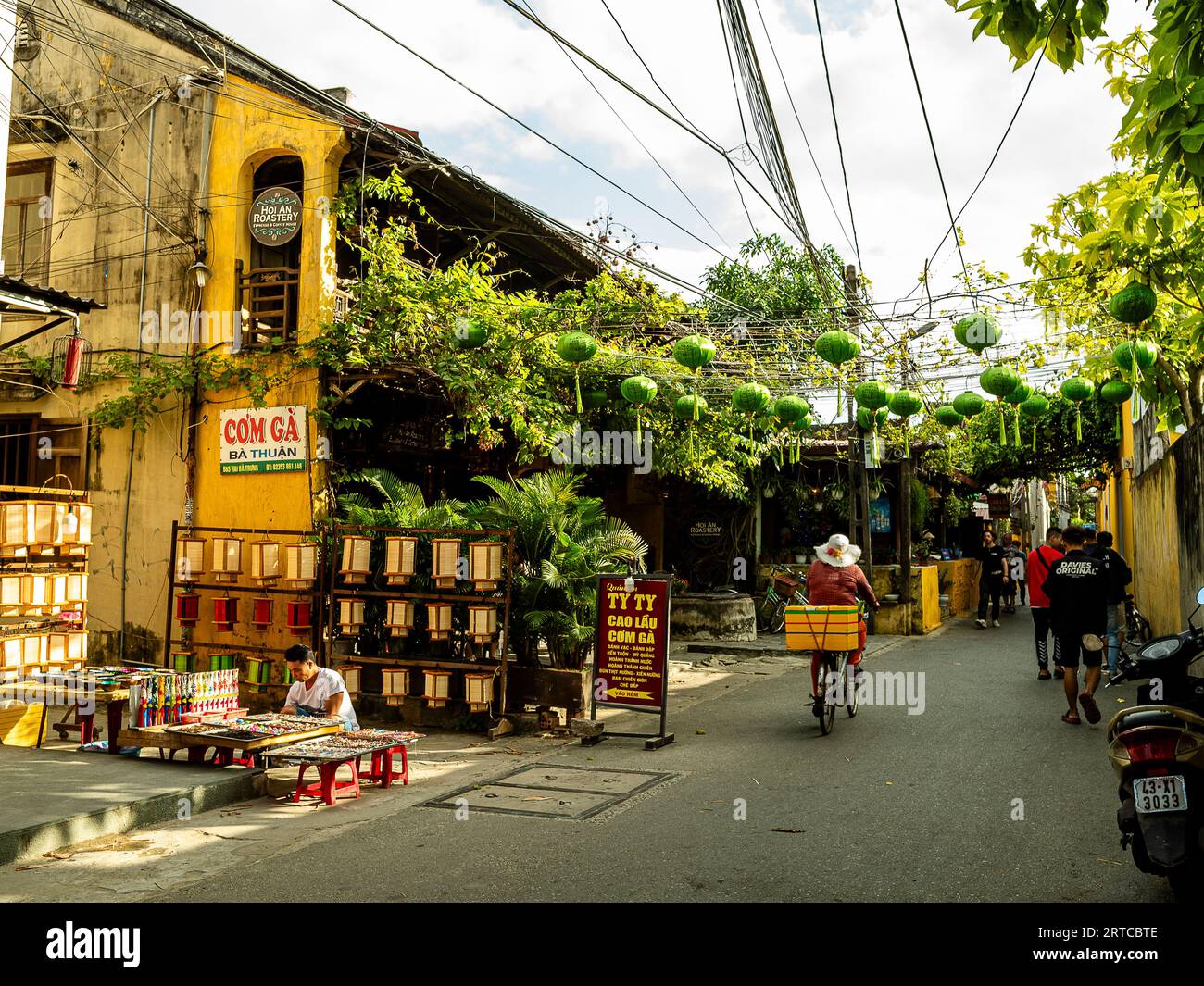 A street in hoi an hi-res stock photography and images - Alamy