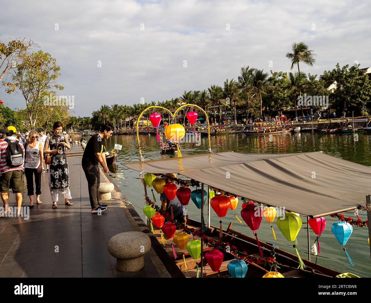 Lantern boat hi-res stock photography and images - Alamy