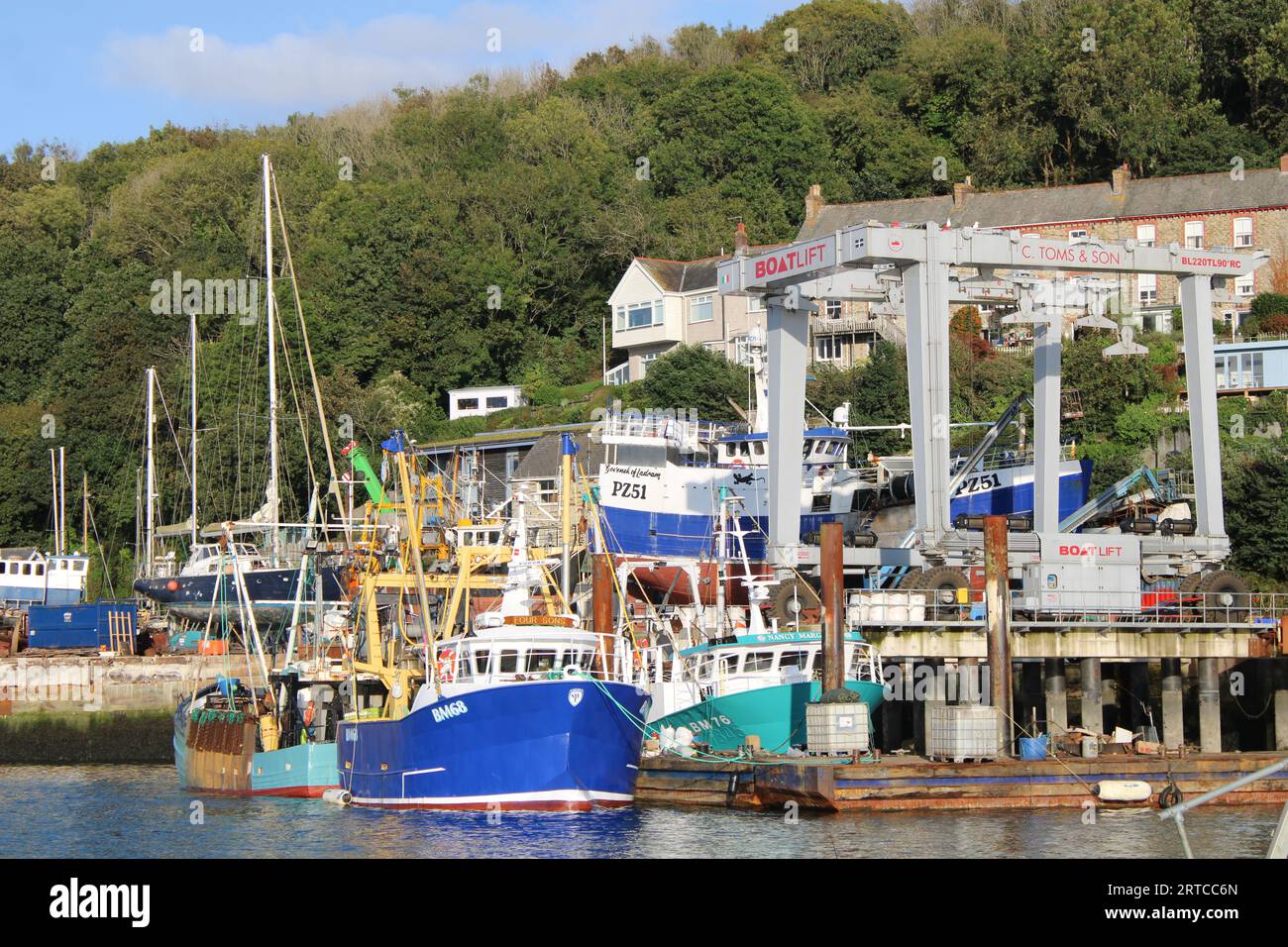 Working boatyard hi-res stock photography and images - Alamy