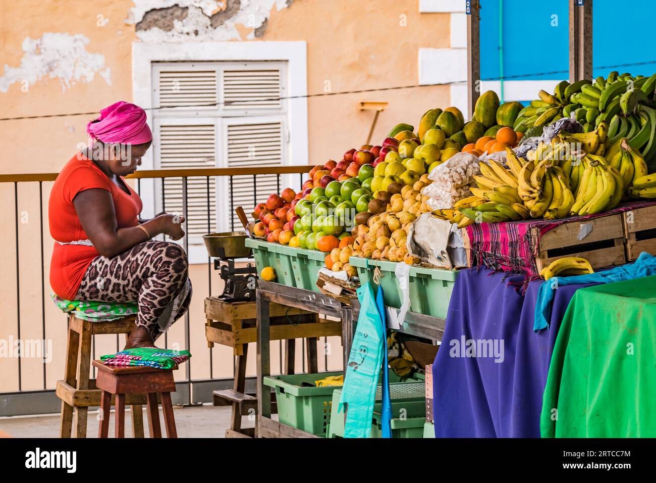 Island nation woman hi-res stock photography and images - Alamy