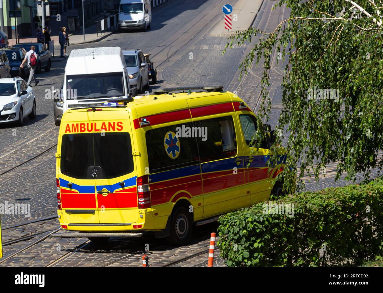 First responders responding car accident hi-res stock photography and images - Alamy