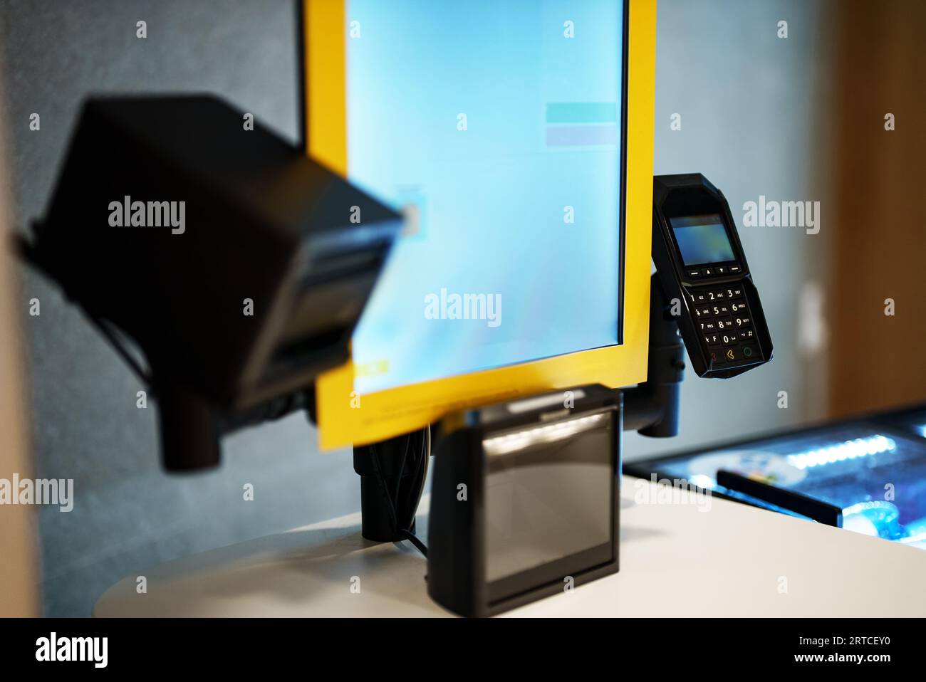 Self-service cash register with payment terminal Stock Photo - Alamy