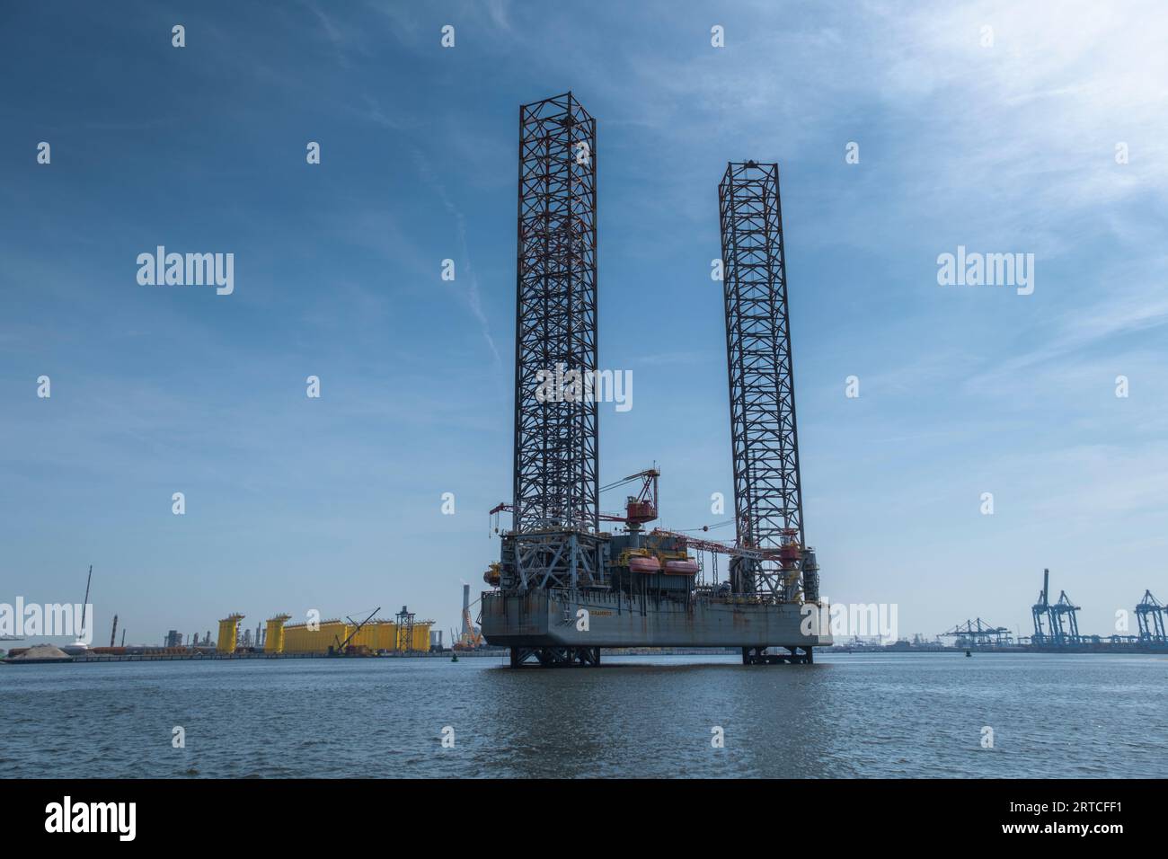 oil rig in the harbour od rotterdam, the netherlands Stock Photo - Alamy