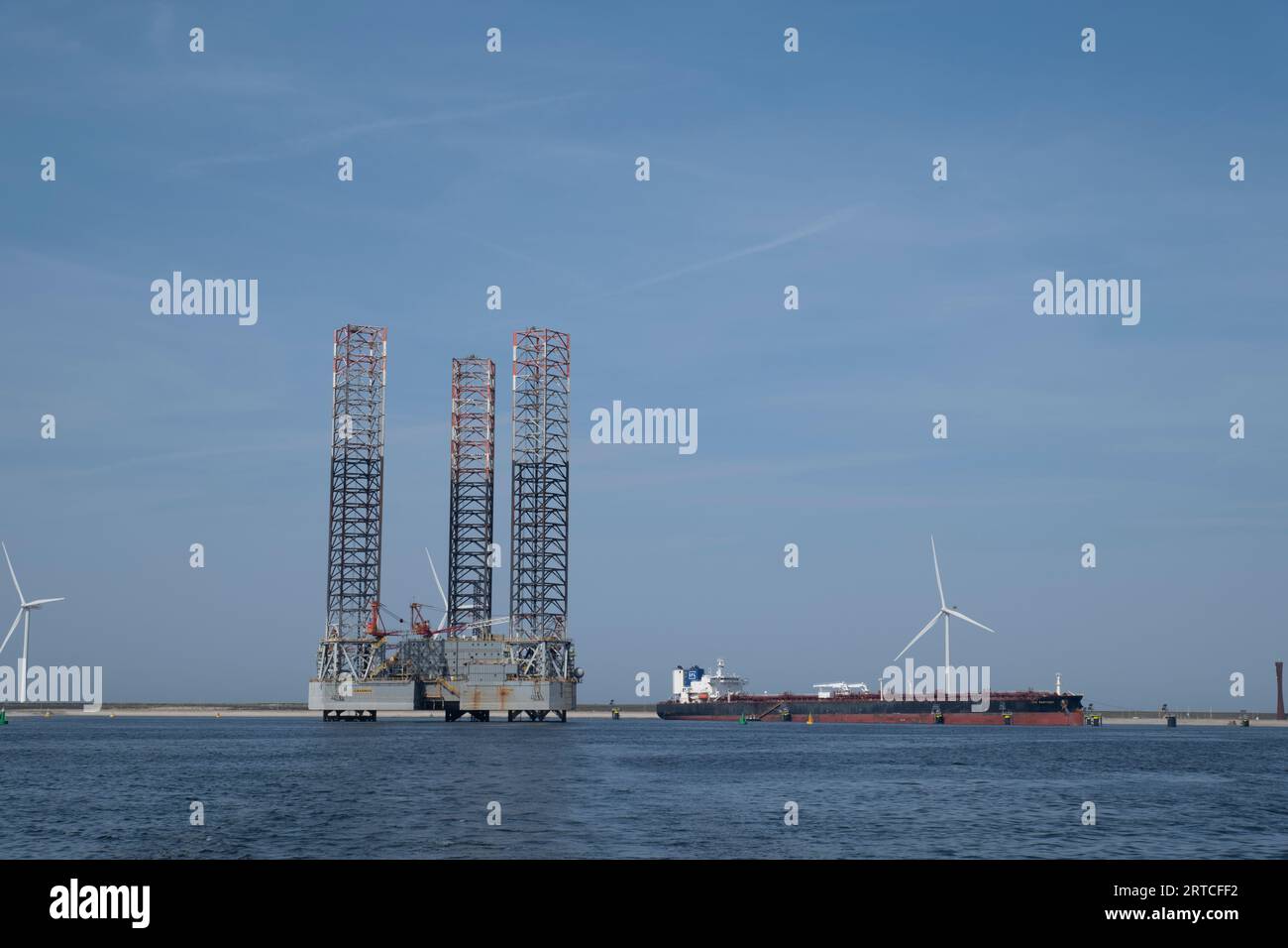 oil rig in the harbour od rotterdam, the netherlands Stock Photo - Alamy