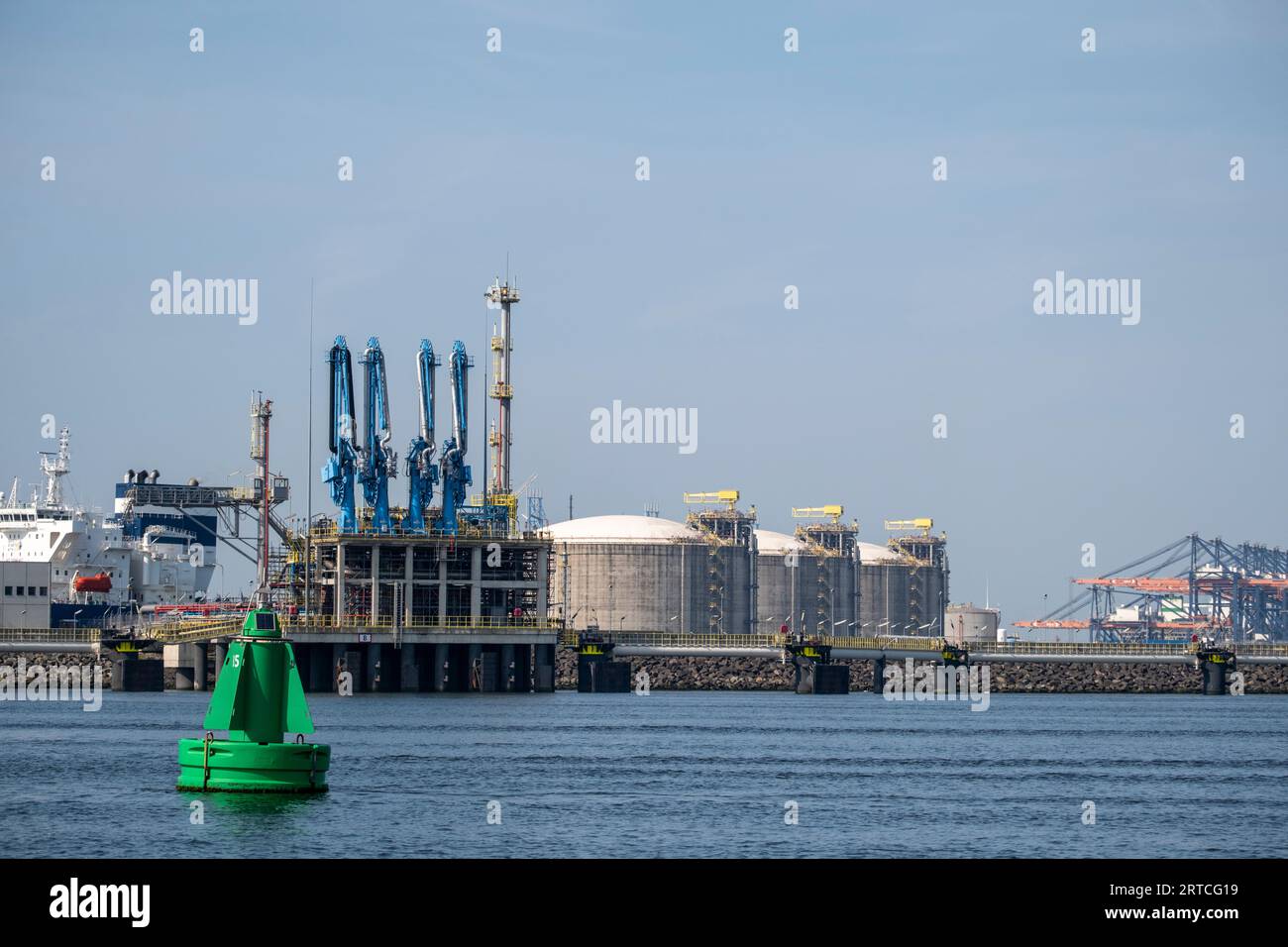 Industrial gas installation. Transshipment and Storage for LNG or ...