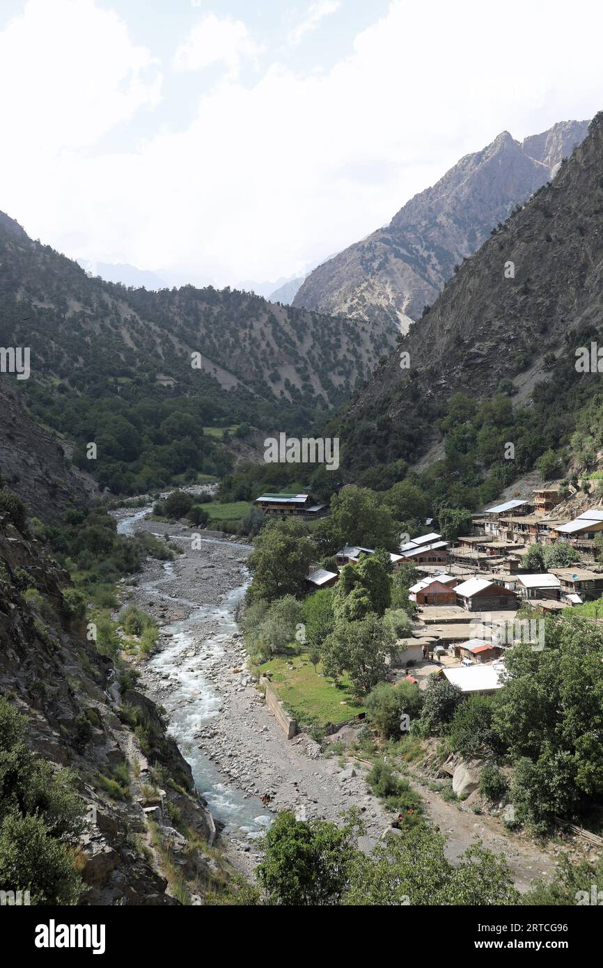 Hindu kush hi-res stock photography and images - Alamy