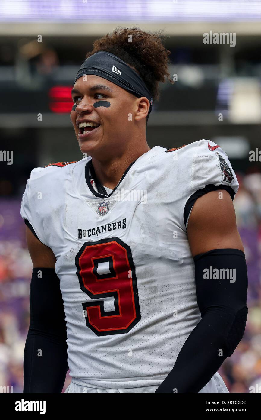 Tampa Bay Buccaneers linebacker Joe Tryon-Shoyinka (9) leaves the field ...