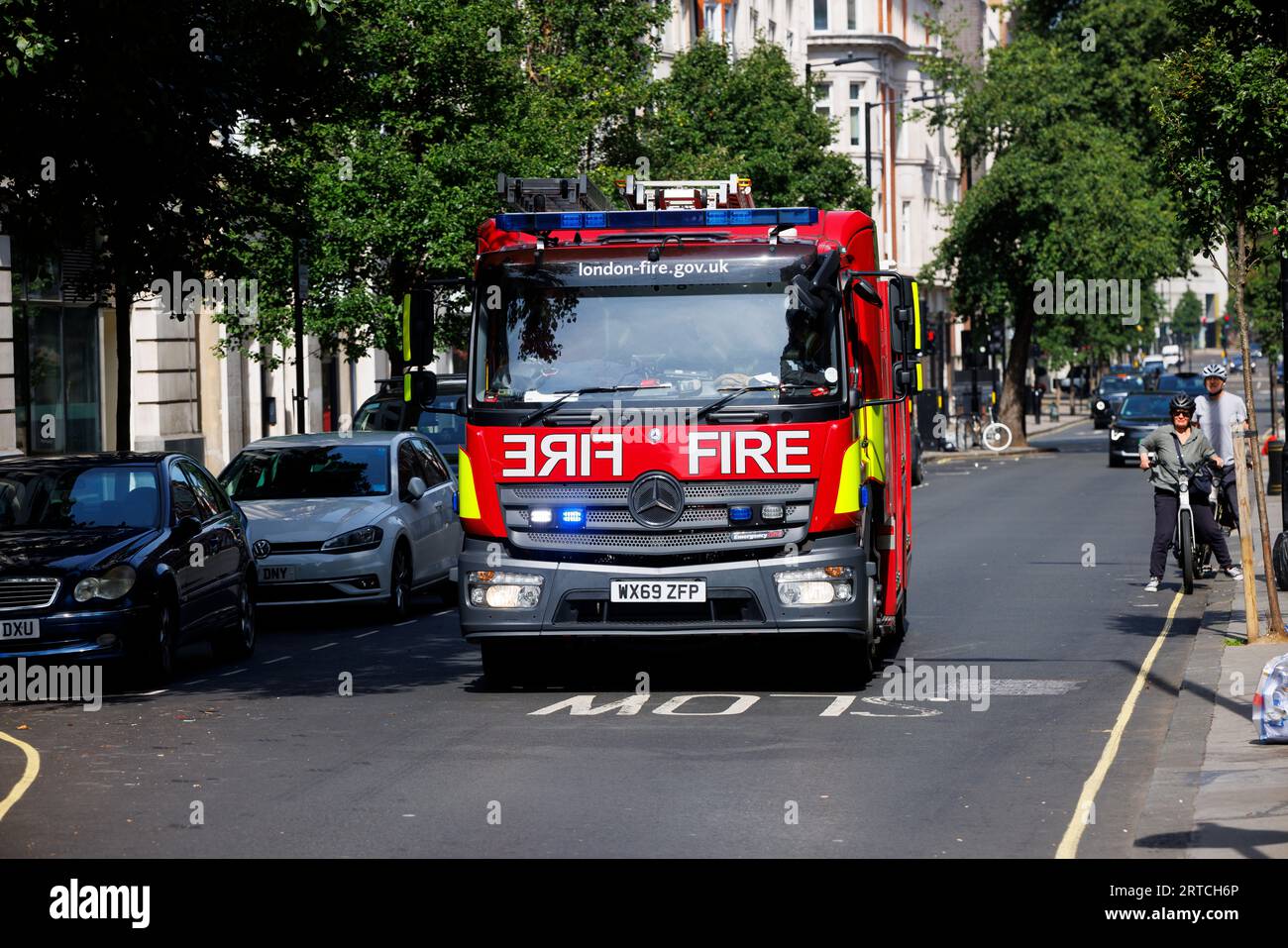 London fire brigade ladder truck hi-res stock photography and images ...