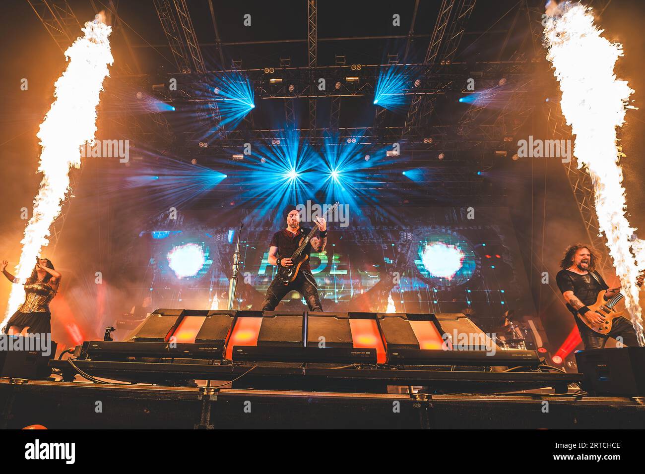 Within temptation guitarist hi-res stock photography and images - Alamy