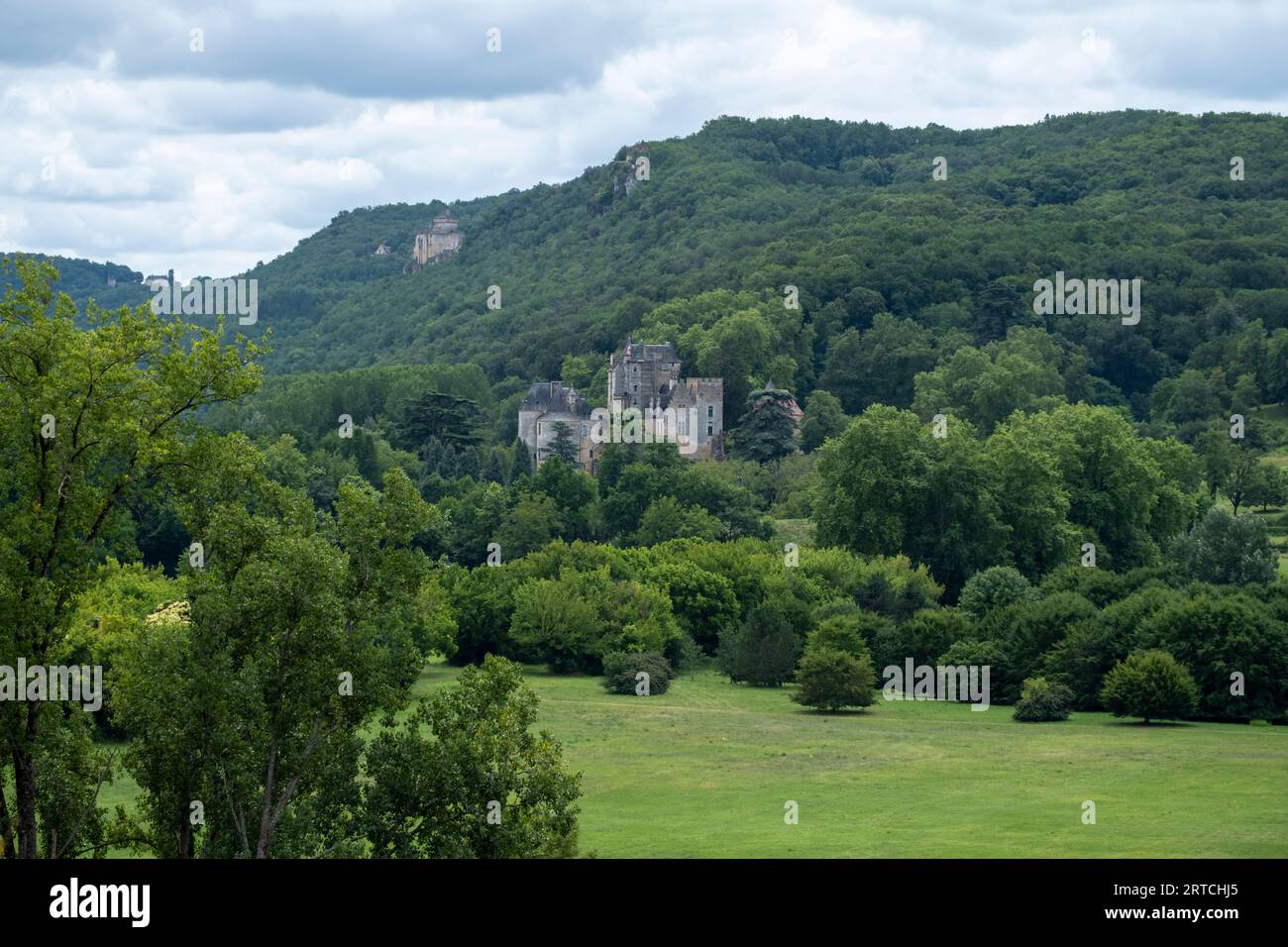 Chateau de Fayrac is castle in the commune of Castelnaud-la-Chapelle ...