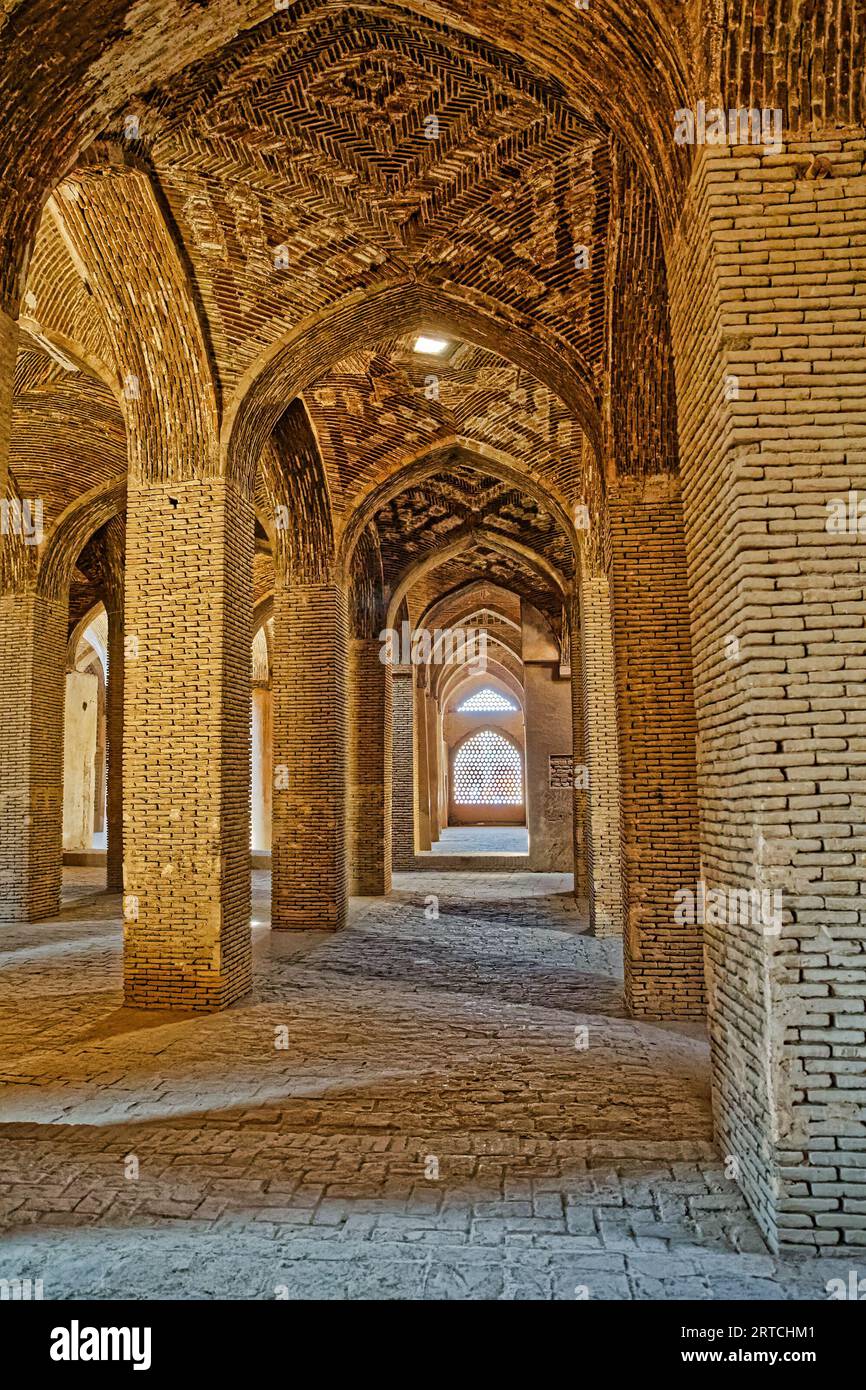 Isfahan Old Mosque interior Stock Photo - Alamy