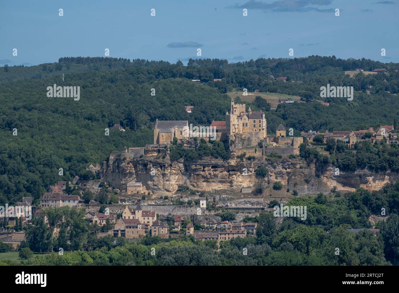 Chteau de beynac hi-res stock photography and images - Alamy