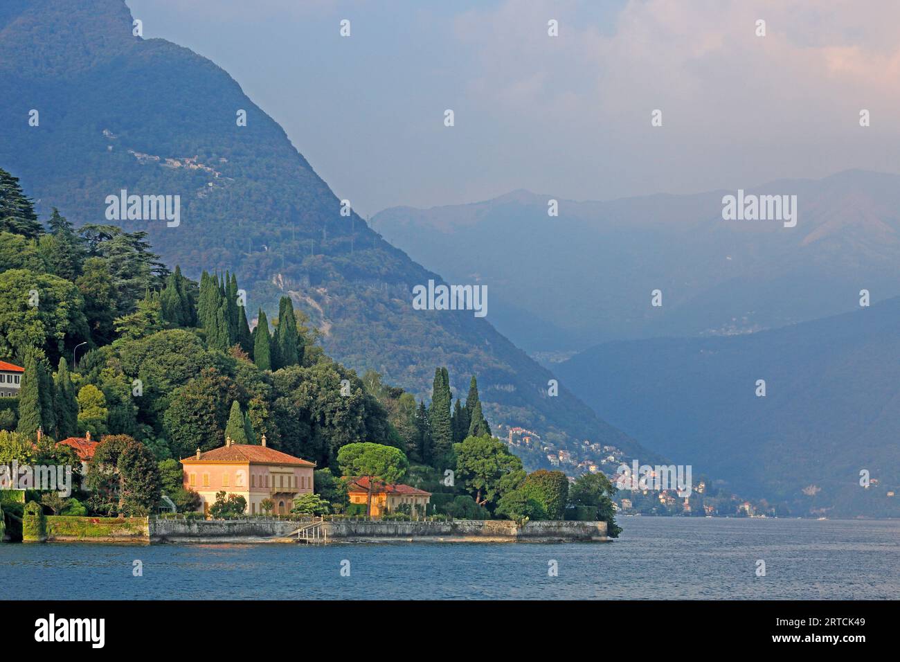 Summertime lake como northern italy hi-res stock photography and images ...