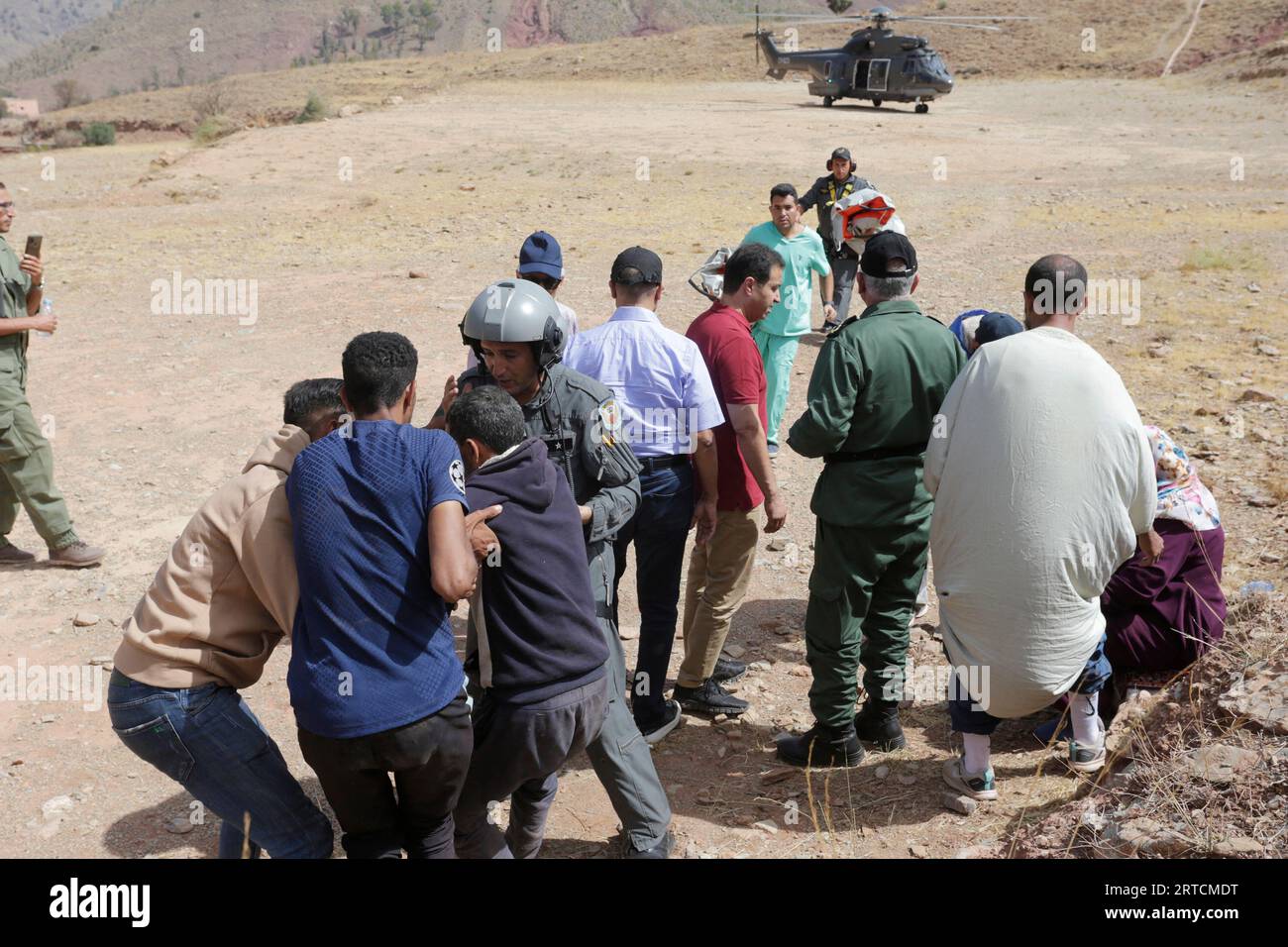 Earthquake helicopter rescue hi-res stock photography and images - Alamy