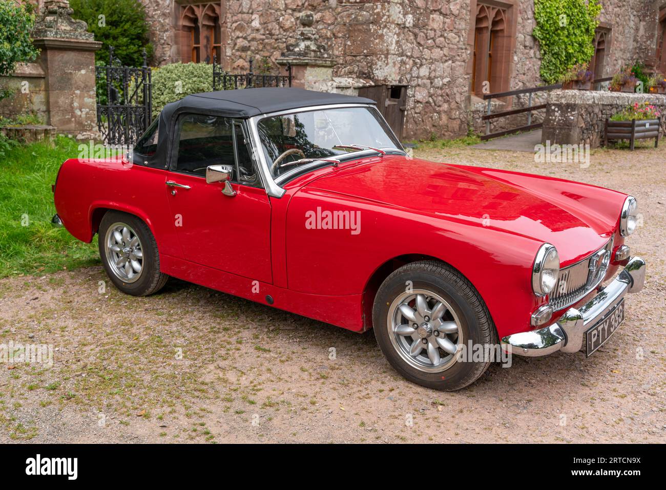 Roadster foliage hi-res stock photography and images - Alamy