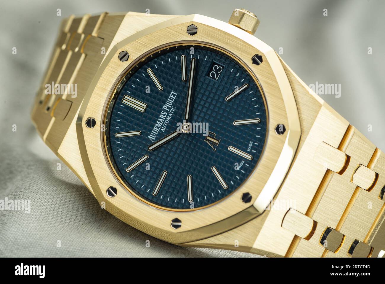 Audemars Piguet Royal Oak 15202 Stock Photo - Alamy