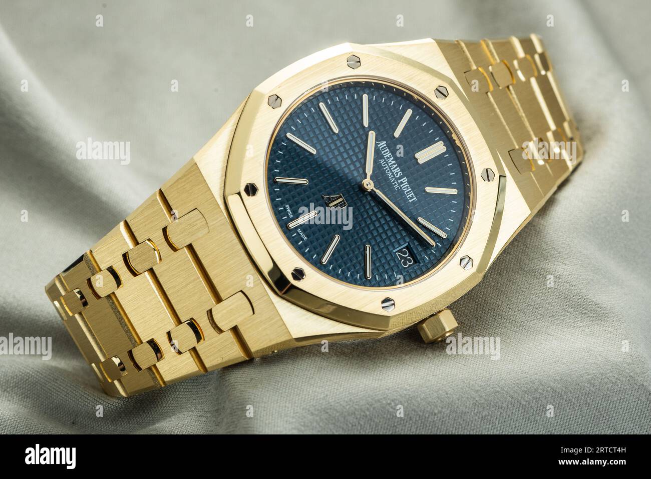 Audemars Piguet Royal Oak 15202 Stock Photo - Alamy