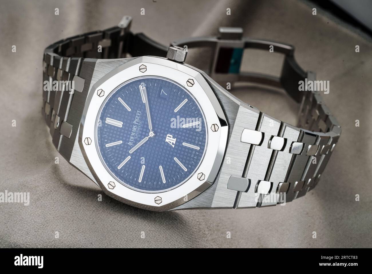 Audemars Piguet Royal Oak 15202 Stock Photo - Alamy