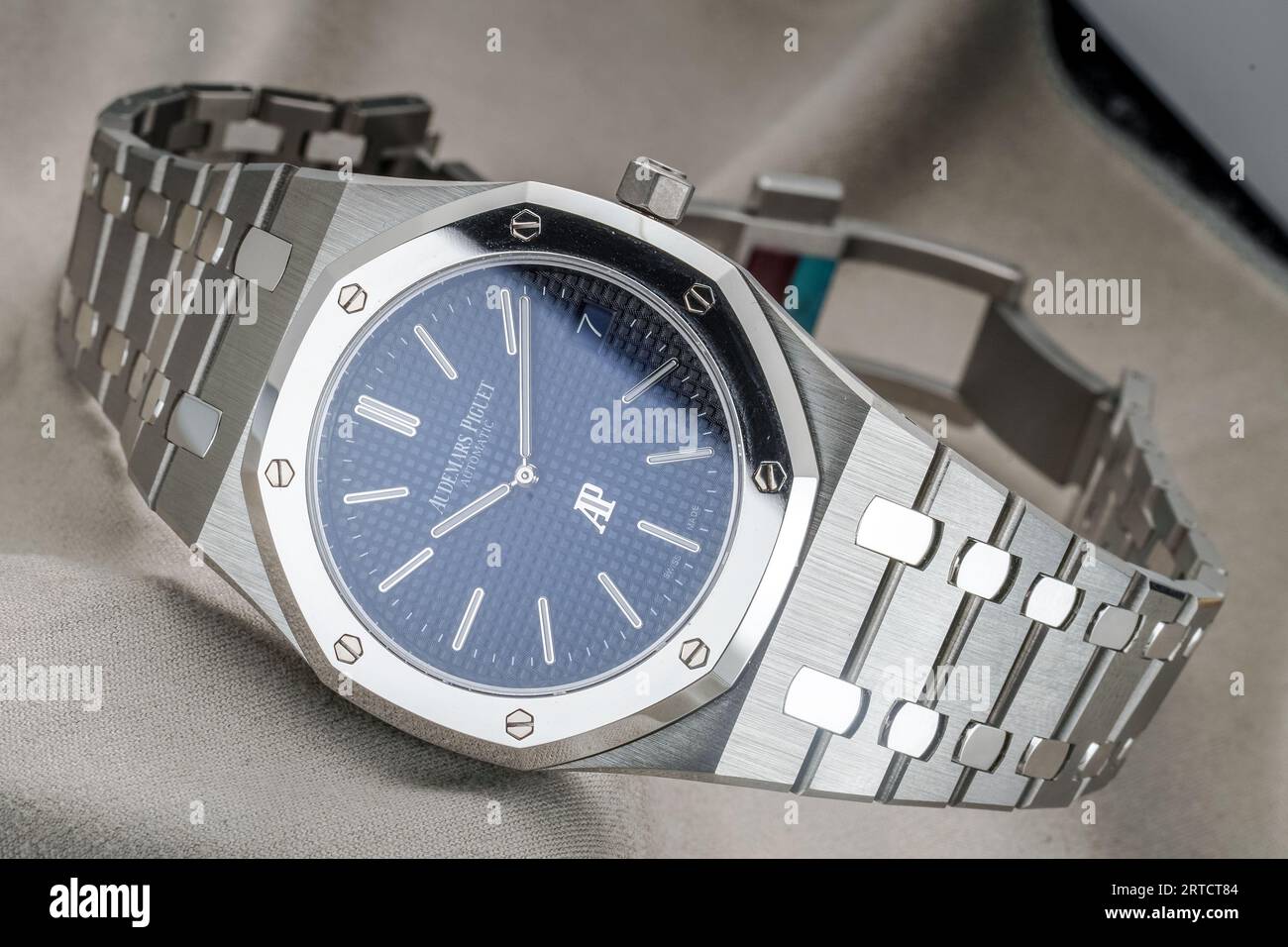 Audemars Piguet Royal Oak 15202 Stock Photo - Alamy