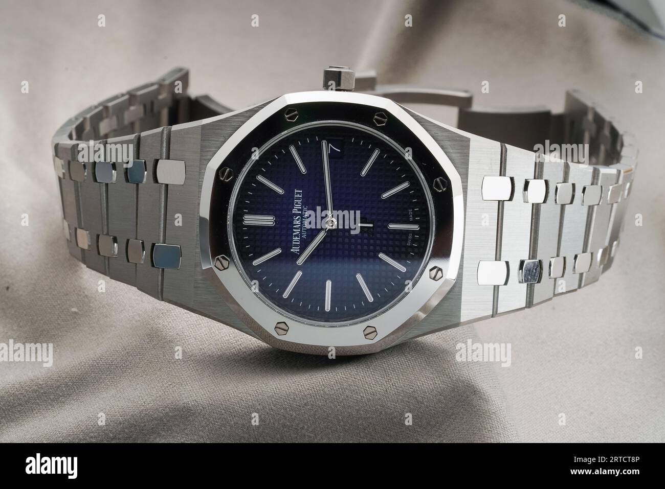 Audemars Piguet Royal Oak 15202 Stock Photo - Alamy