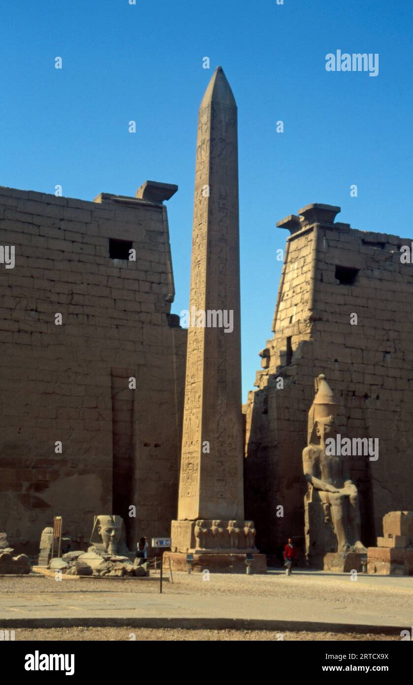 Pylon and statues of Ramesses 2nd at the entrance to Luxor Temple Luxor ...