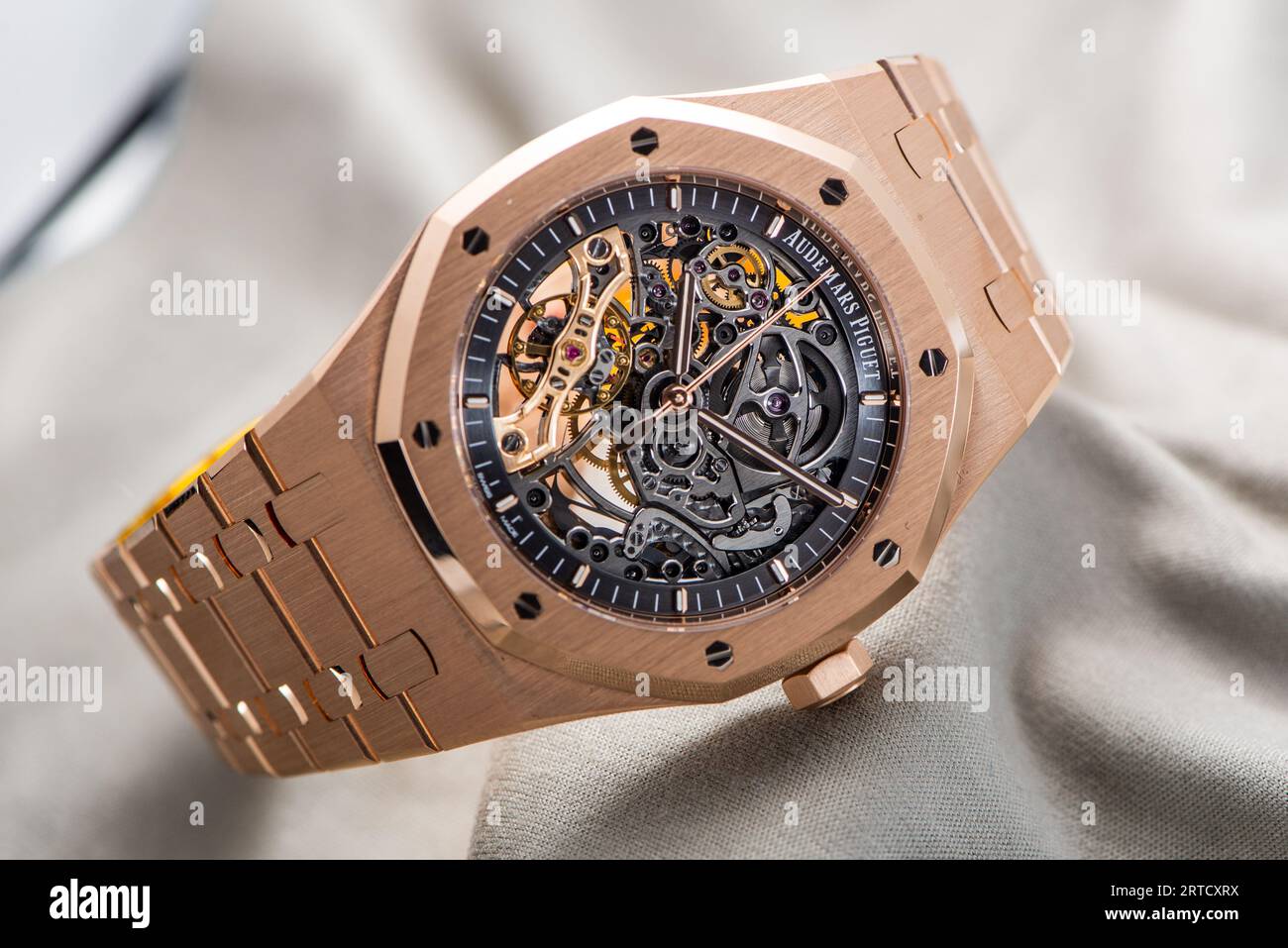 Audemars Piguet Royal Oak 15407 Skeleton Stock Photo - Alamy