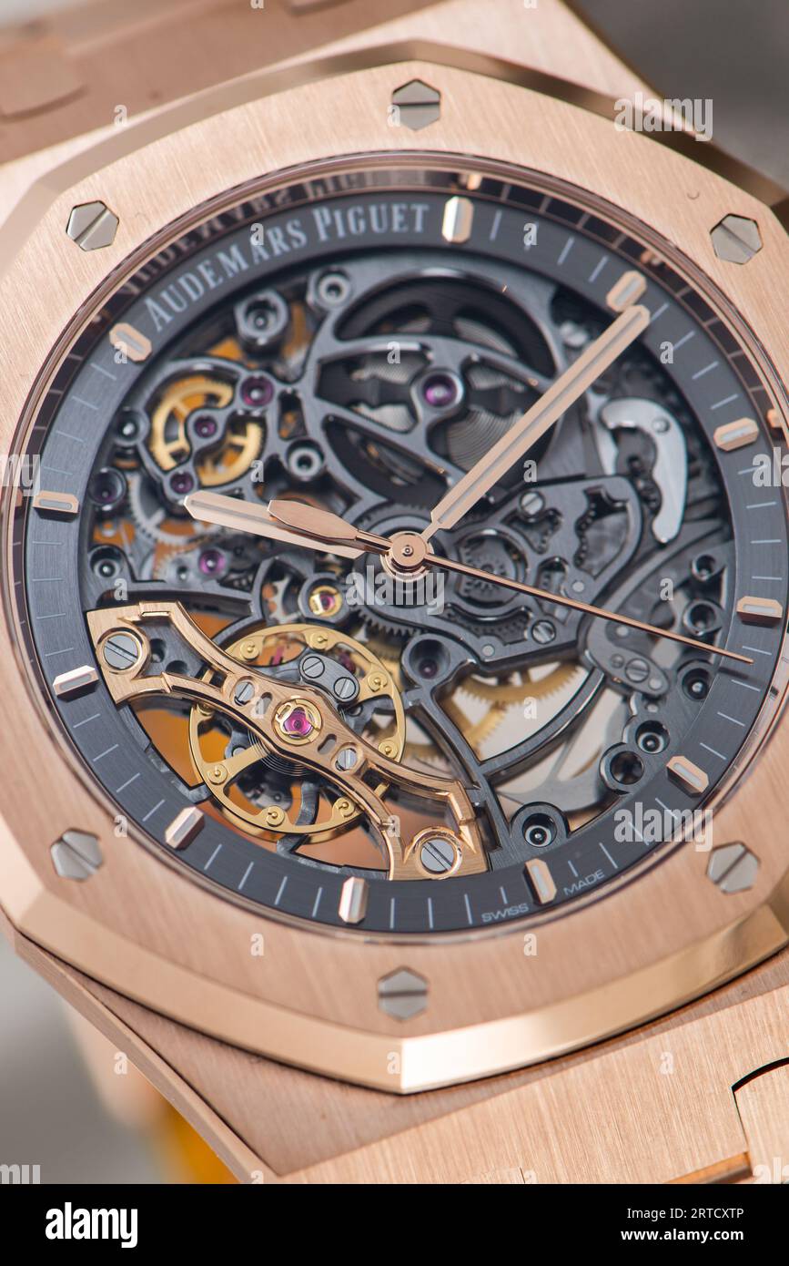 Audemars Piguet Royal Oak 15407 Skeleton Stock Photo - Alamy
