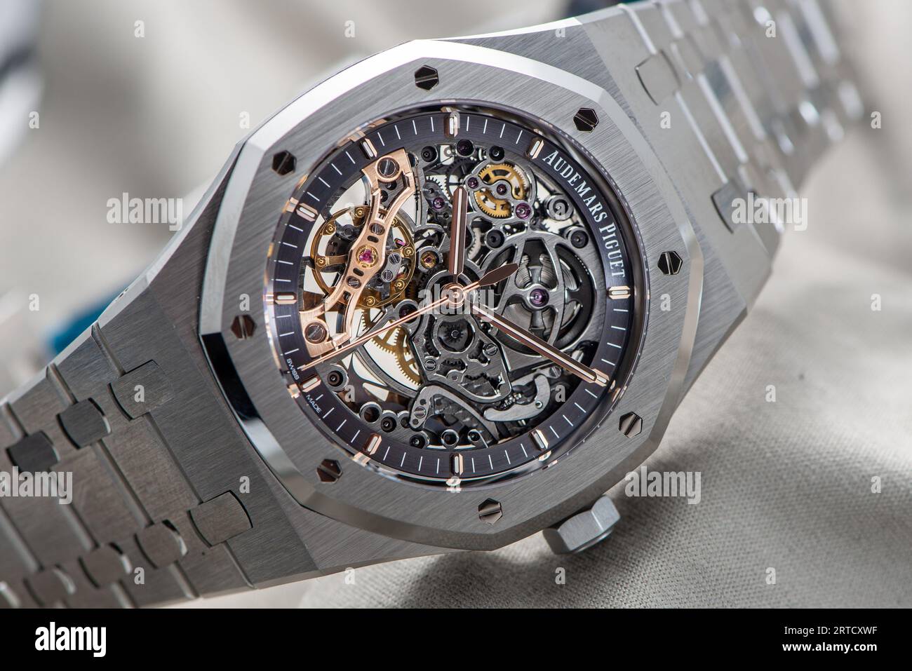 Audemars Piguet Royal Oak 15407 Skeleton Stock Photo - Alamy