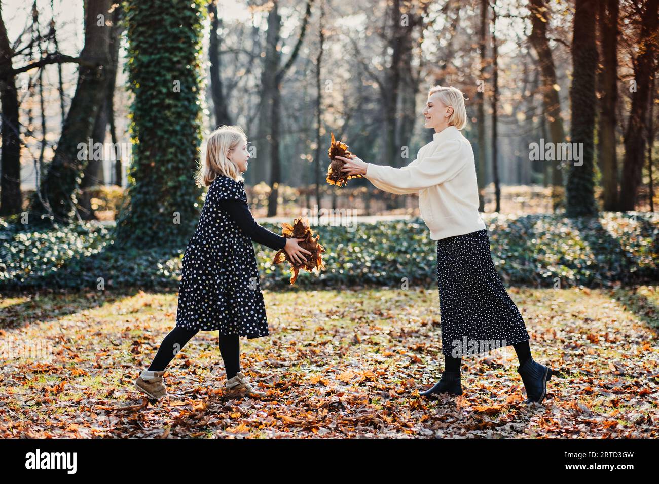 Ways for Kids and Families to Enjoy Autumn Outside. Fall activities for ...