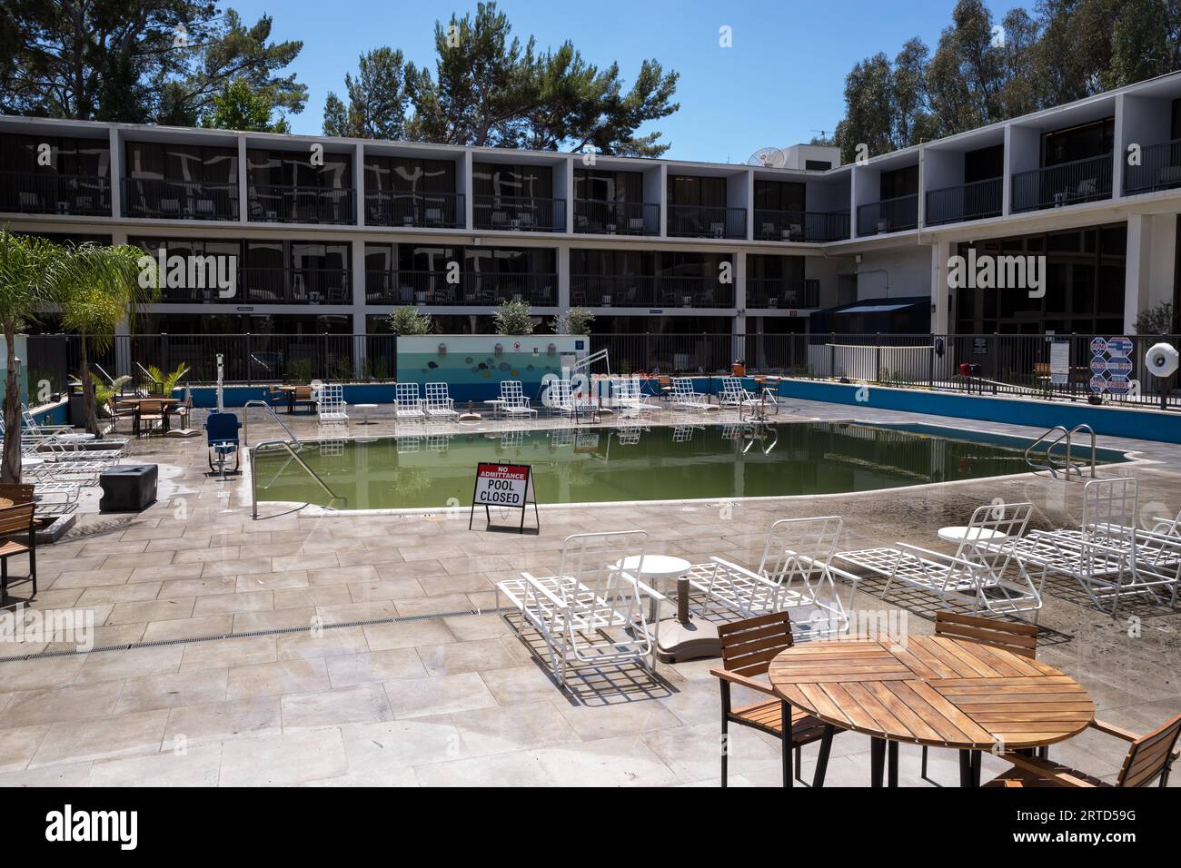 Los Angeles, USA. 21 Aug, 2023. Pool flooding after a big storm Stock ...