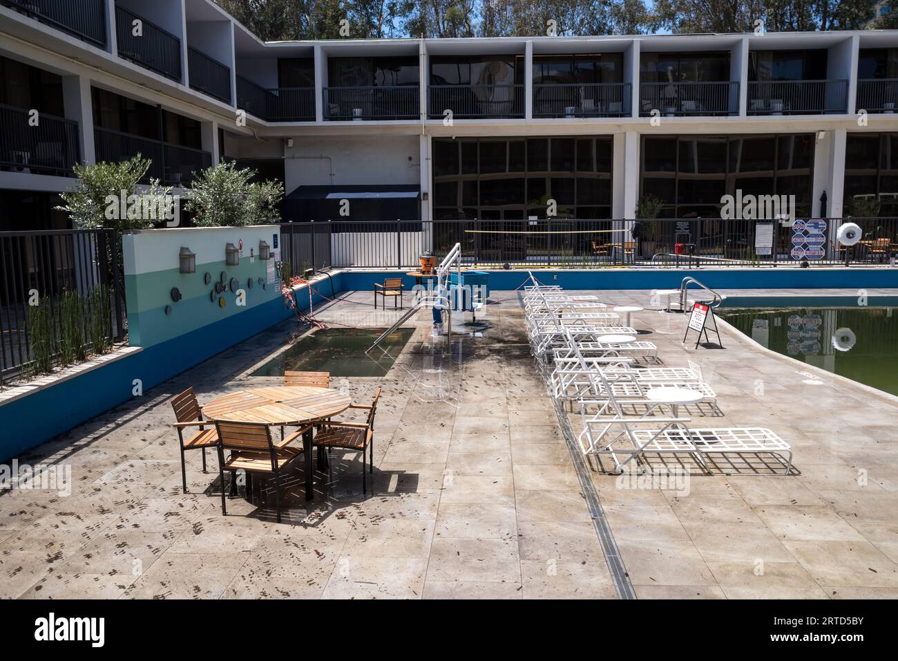 Los Angeles, USA. 21 Aug, 2023. Pool flooding after a big storm Stock ...