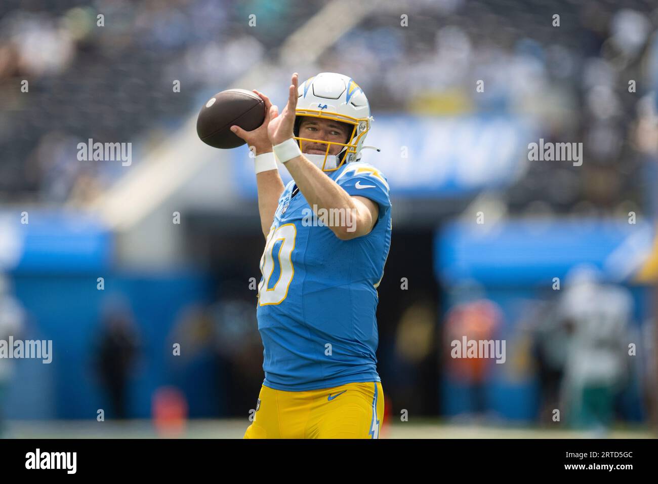 Los Angeles Chargers quarterback Justin Herbert (10) throws a pass ...