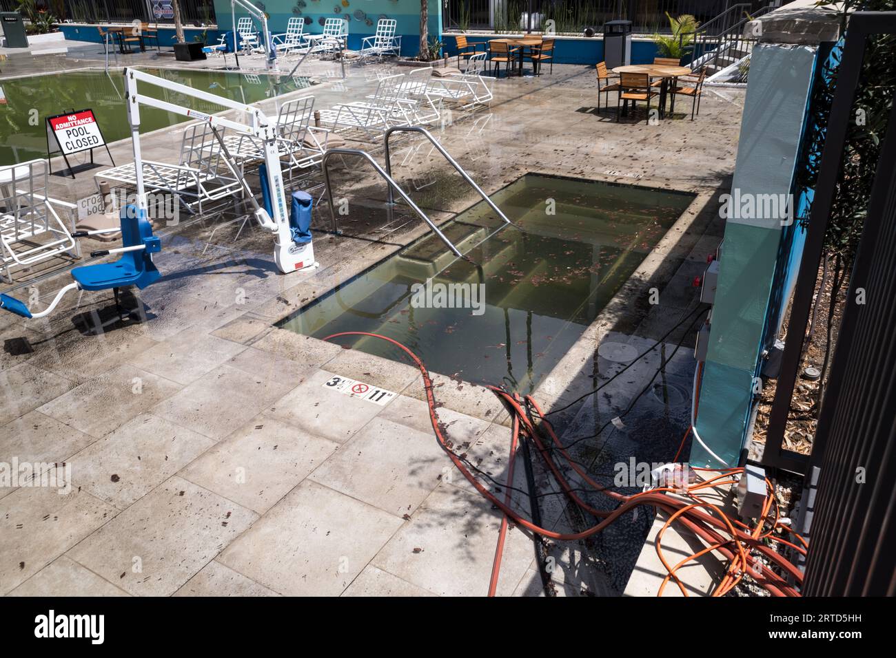 Los Angeles, USA. 21 Aug, 2023. Pool flooding after a big storm Stock ...
