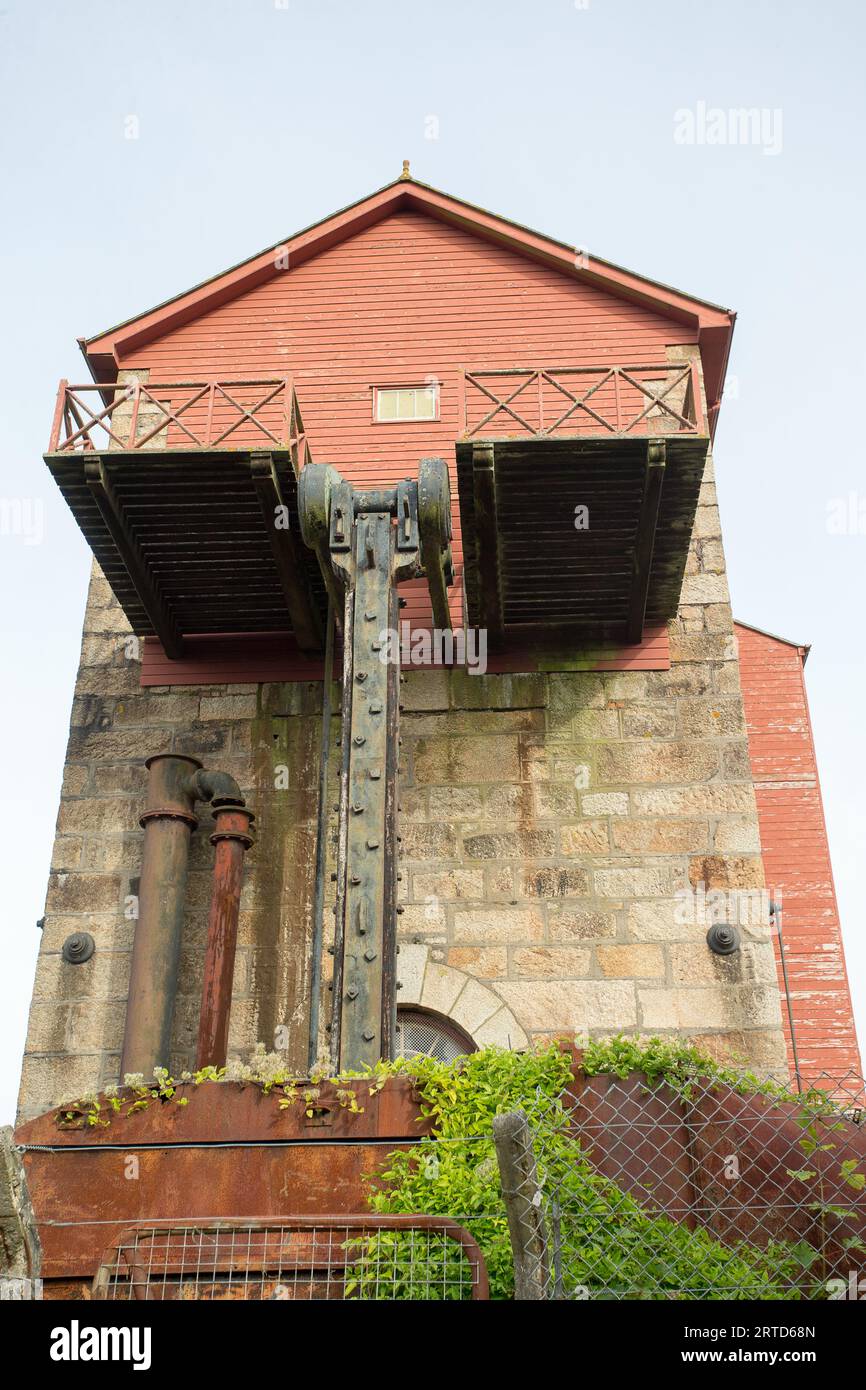 Mine railing hi-res stock photography and images - Alamy