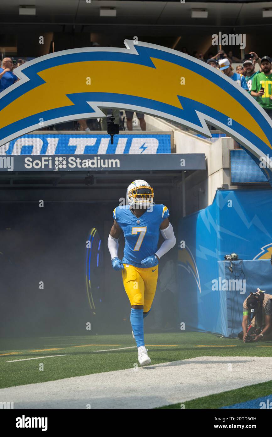 Los Angeles Chargers tight end Gerald Everett (7) enters the stadium ...