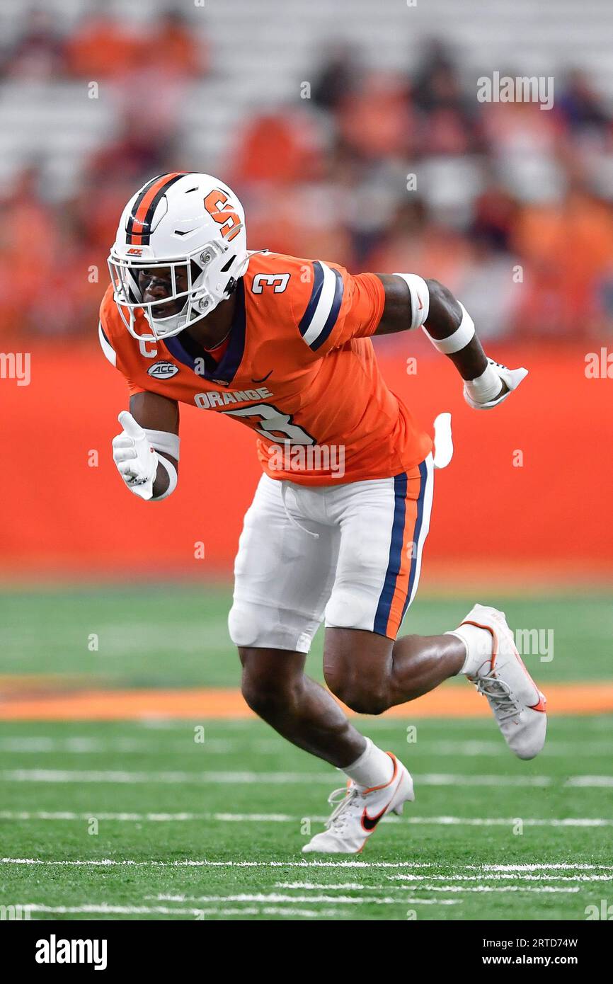 Syracuse defensive back Isaiah Johnson (3) runs on the field during the ...