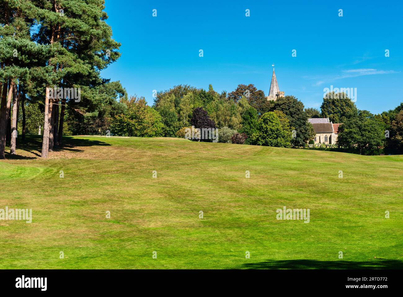 Lamberhurst Church (Kent) viewed from across the golf course Stock ...