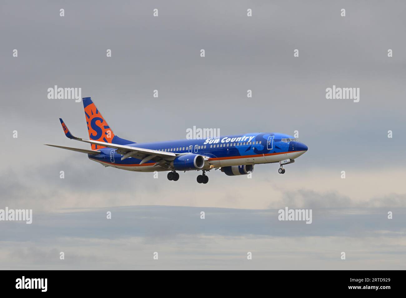 Everett, WA, USA - September 11, 2023; Boeing 737-800 on final approach ...