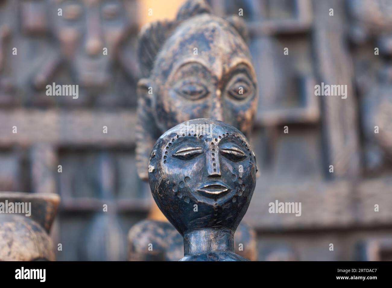 Old african mask hi-res stock photography and images - Alamy