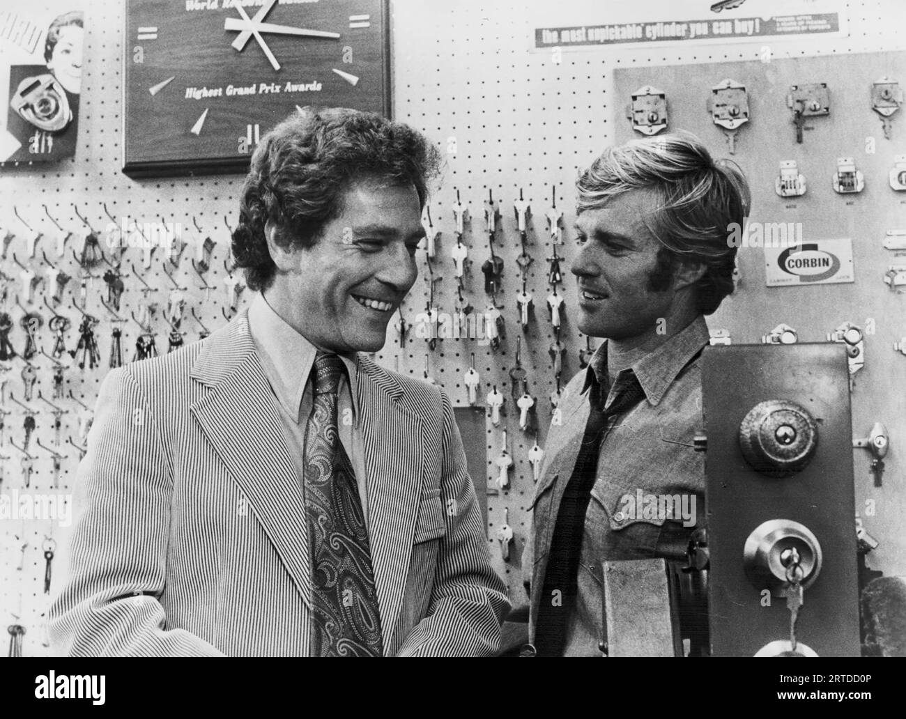 THE HOT ROCK 1972 20th Century Fox film with Robert Redford at right ...