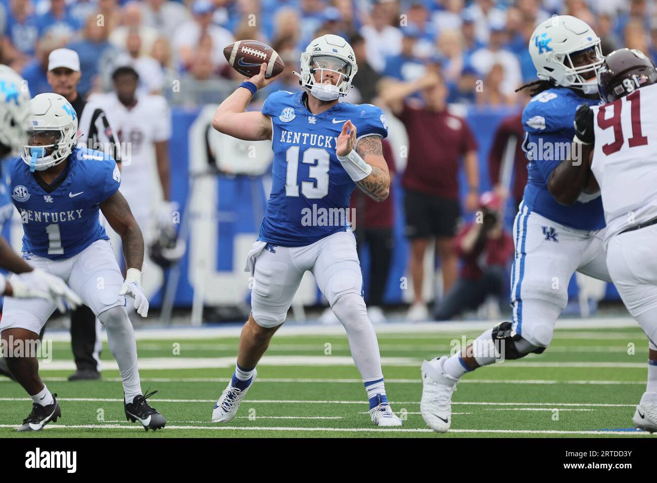 Kentucky quarterback Devin Leary (13) looks to pass in the first half ...