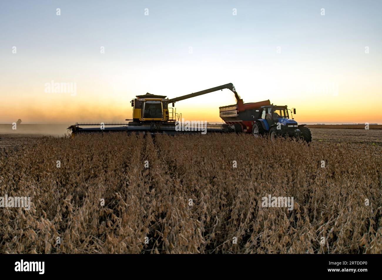Grain hopper hi-res stock photography and images - Alamy