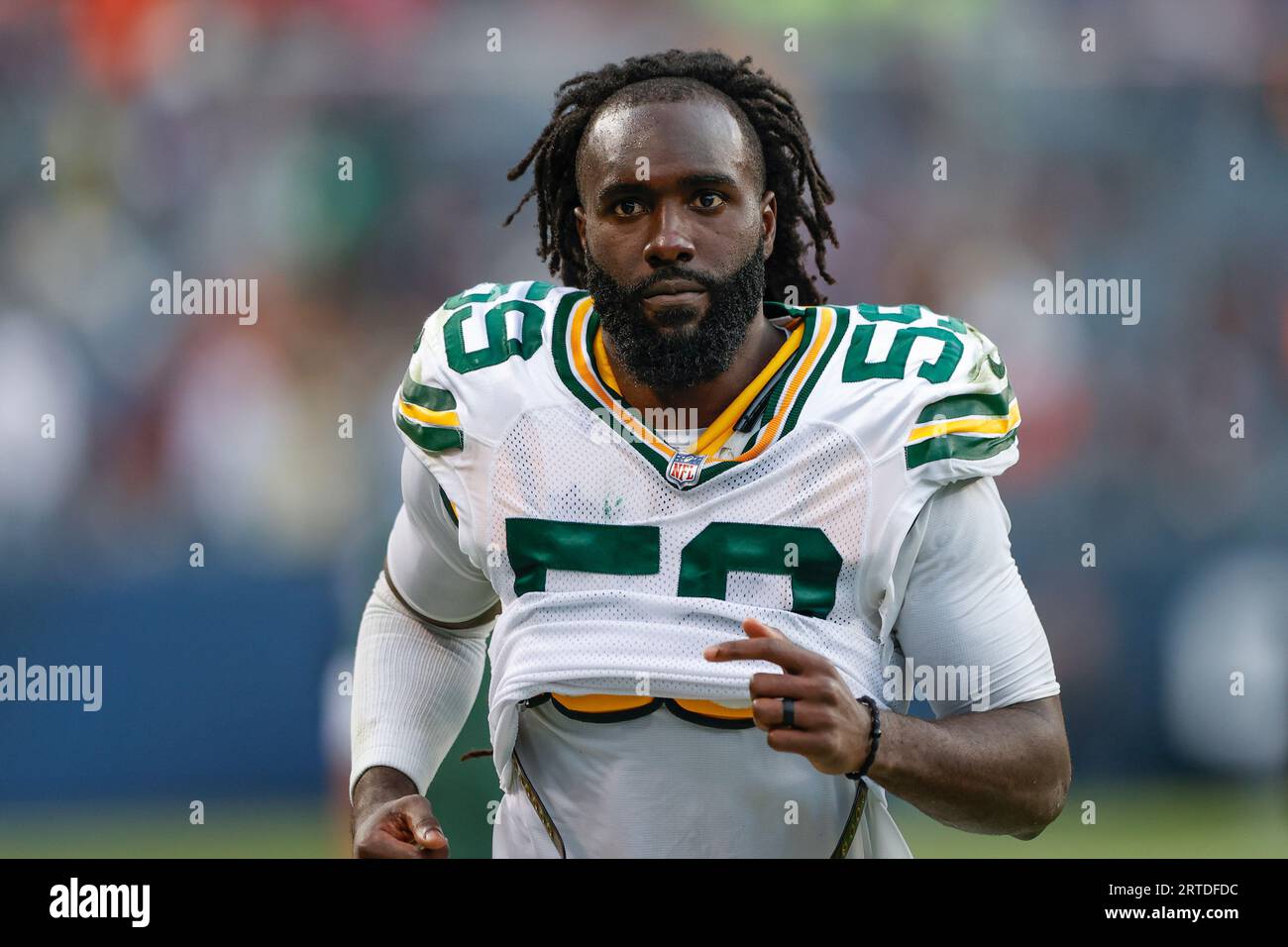 Green Bay Packers linebacker De'Vondre Campbell (59) walks off the ...
